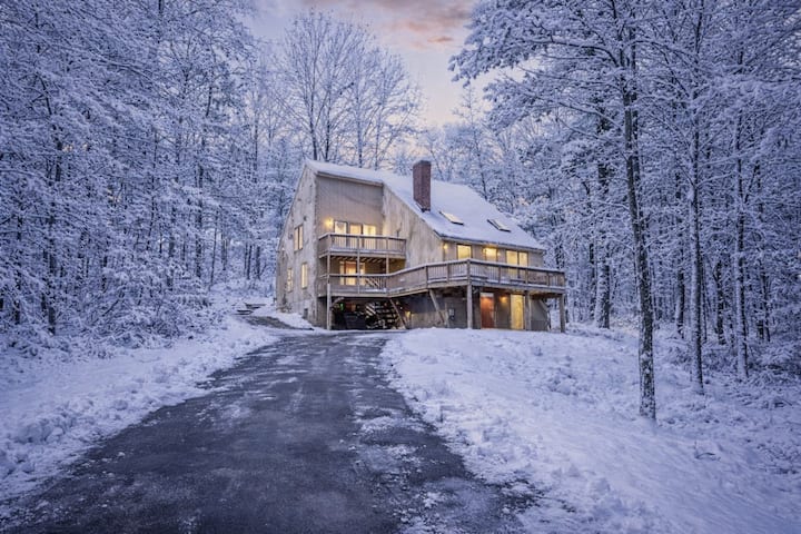 Spacious 5br N. Conway Home | Best Location! - North Conway, NH