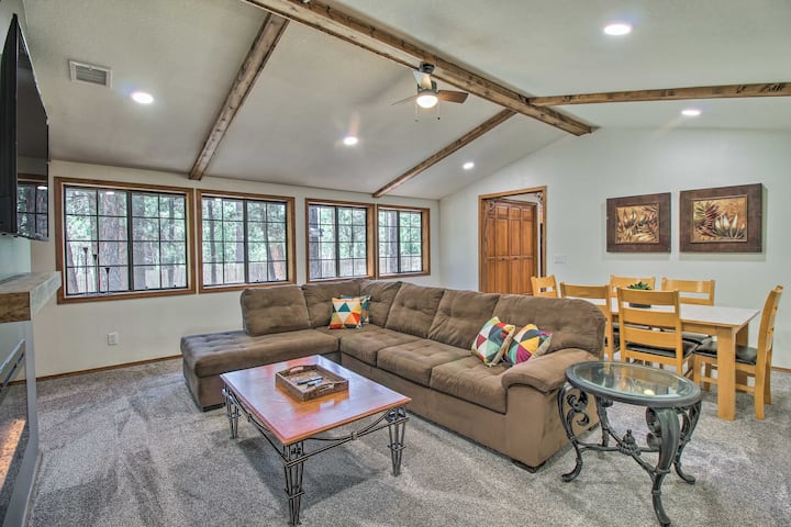 Screened Porch, Fenced Yard: Lakeside Retreat! - Pinetop-Lakeside, AZ