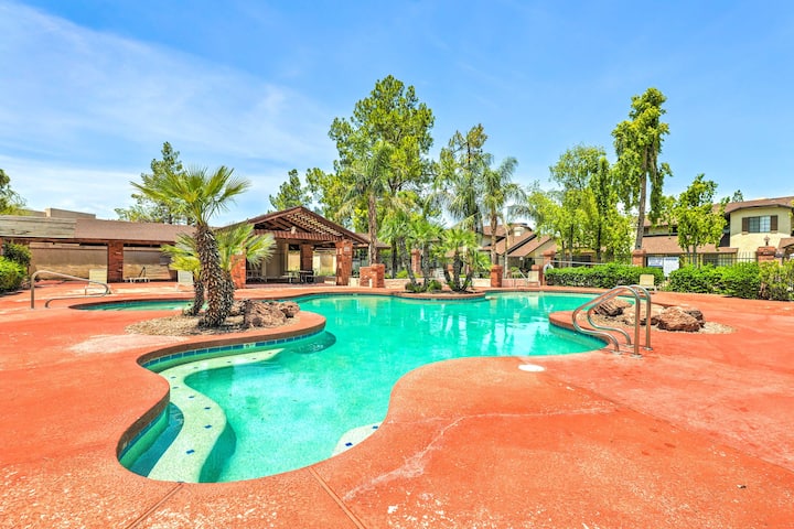 Near Parks & Golf: Gilbert Townhome W/ Pool Access - Gilbert