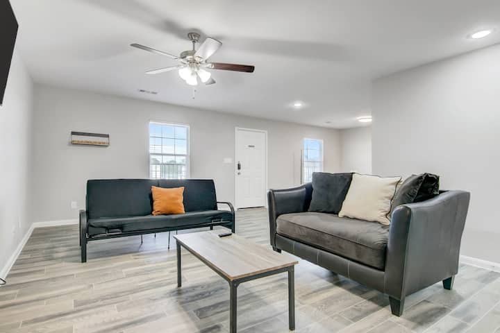 Larger 2 Bedroom Apt, Sleeps 5, No Xtra Guest Fees - Port Arthur, TX