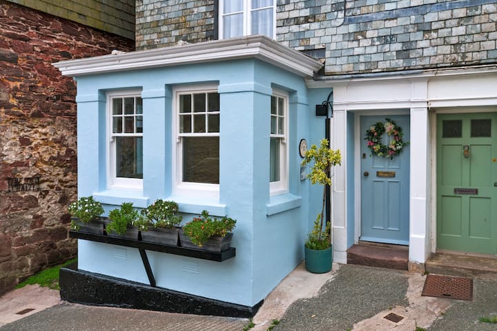 Forgotten Corner | Sunnyside - Cawsand Bay