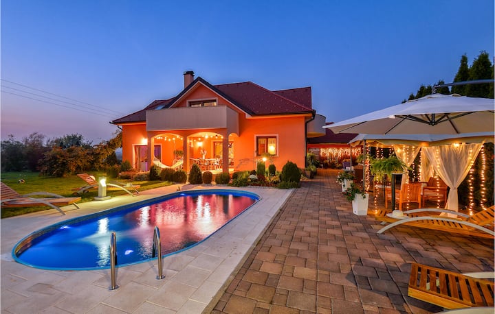 Amazing Apartment In Turcin With Sauna - Varaždin