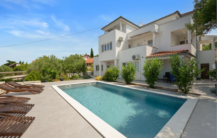 Nice Apartment In Murter With Wifi - Murter