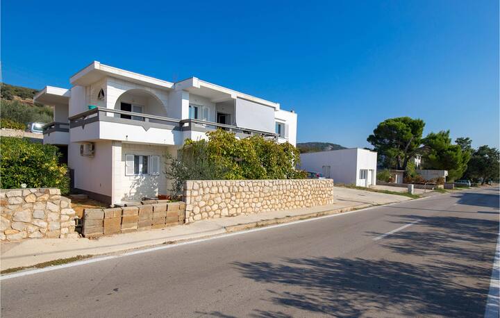 Nice Apartment In Stara Novalja - Stara Novalja