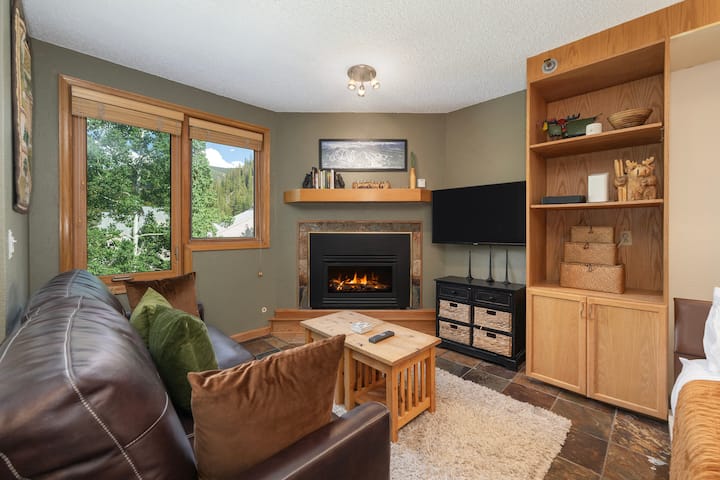 Bike, Hot Tub Soak, And Poolside Fun In Winterpark - King Lake, CO