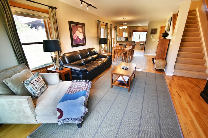 Central To It All! Walk To Dine, Shop. Pool! - Frisco, CO