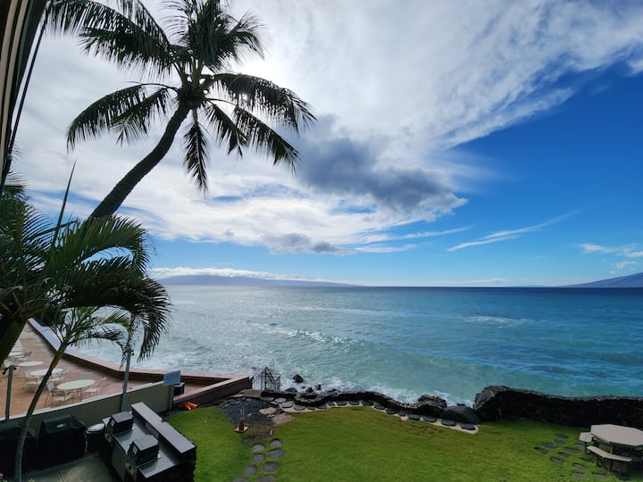 Direct Ocean Front! Corner Unit! Free Sunsets! - Maui, HI