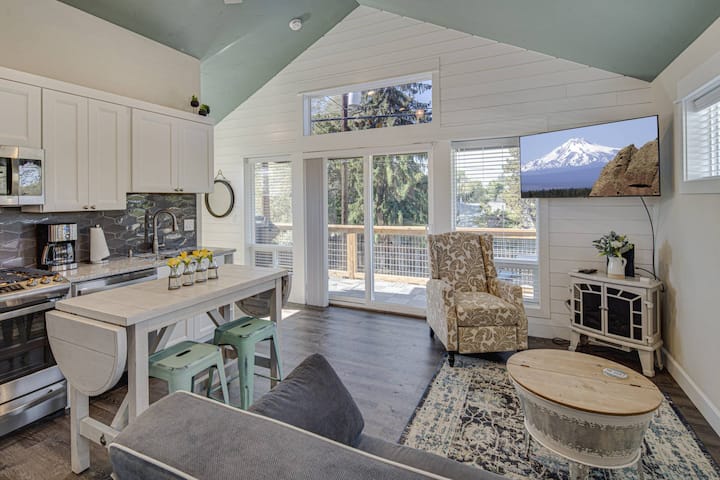Guest House. Dog Friendly. Ev Charger, Deck - Terrebonne, OR