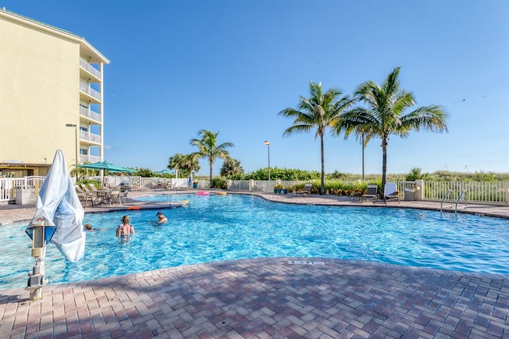 605s-penthouse-beach View,top Floor, 2/2 On Beach - Treasure Island, FL