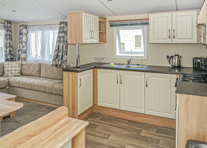 Premium 3 - Prestatyn
