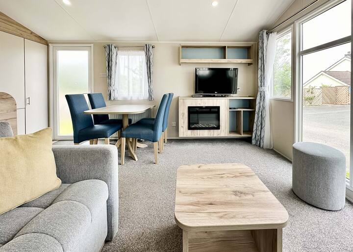 Premier - Llangrannog