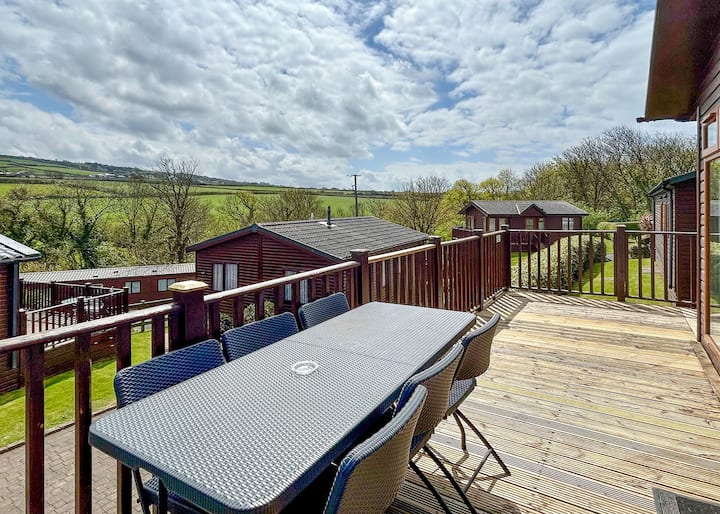Country Lodge Four - Tintagel