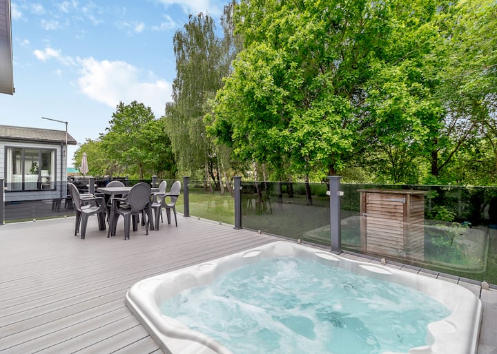 Chappel Lodge Pet - Essex