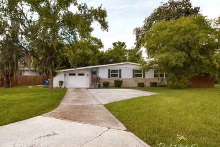Charming Contemporary Midcentury Modern 3bd 2bth - Jacksonville, FL