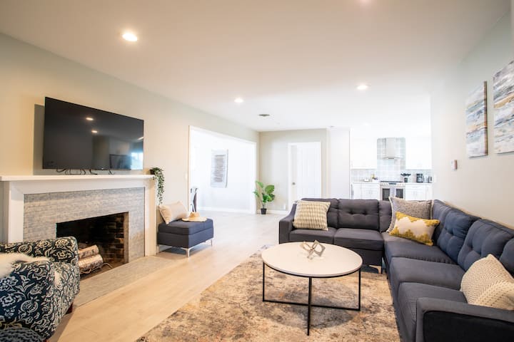Modern Serenity Space • Bbq - La Puente, CA