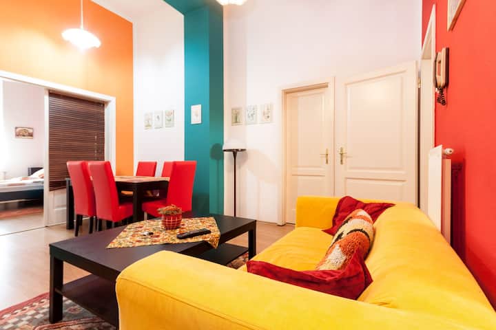 Vibrant 3 Bedroom Apartment In The Pulsing Heart O - Budapest