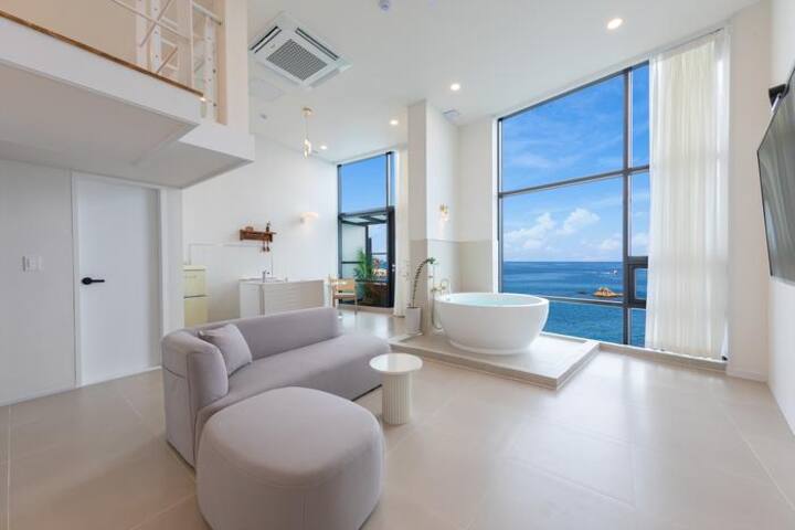 강릉 바다전망 객실, 403(오션뷰/복층/욕조/테라스) - 주문진읍