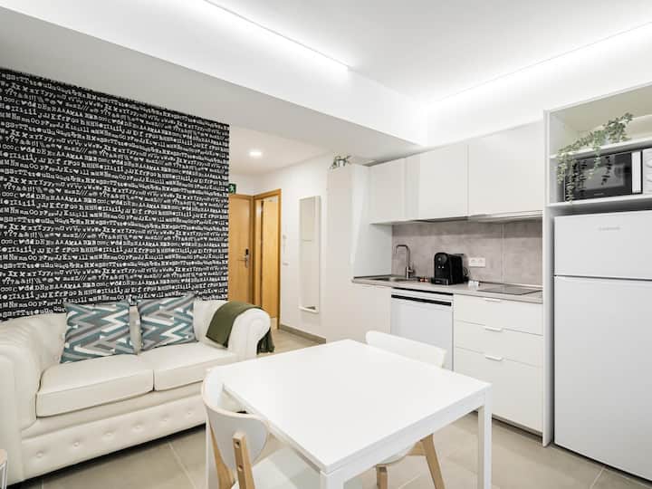 Dobo Anr2 2pax 1bth - Adolfo Suárez Madrid–Barajas Airport (MAD)