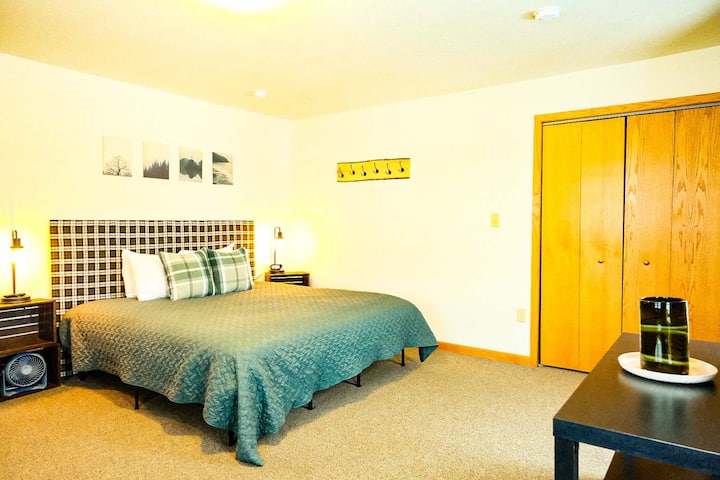 Downtown "Green Room" At Villages On Aurora - Ironwood, MI