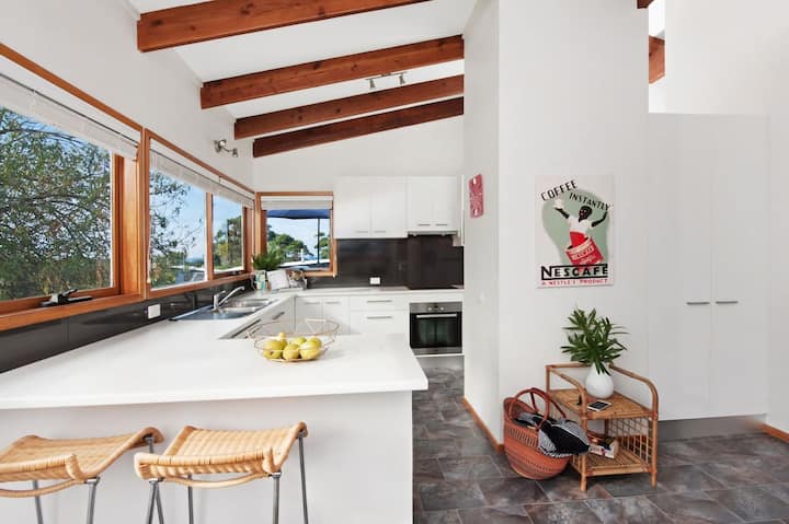 Free Night. Pay For 2 Stay For 3 - Mollymook
