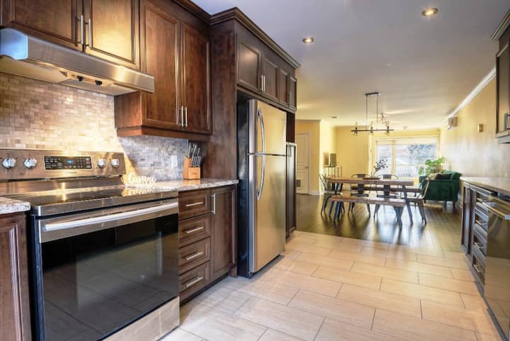 #168 Spacious, Bright Apt With Backyard & Parking, - Varennes