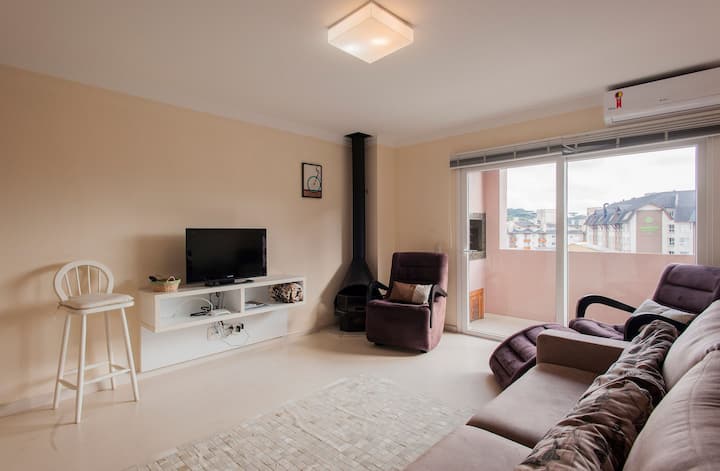 Centro De Canela - Amplo Apartamento Para Até 5 Pessoas - Canela