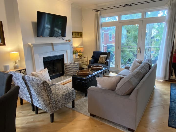 Hidden East Village Gem - Chicago