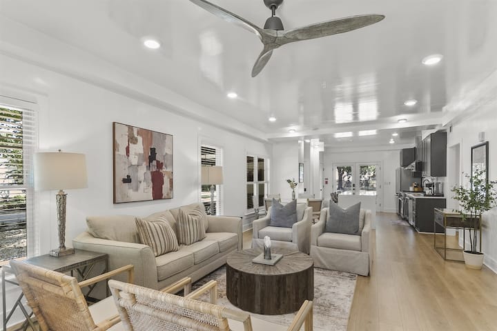 The Norma High-end Condo | Blocks From Stadium | G - Tuscaloosa, AL