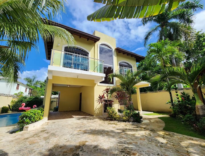 3-br Villa W/pool, 5 Min Walk To Cabarete Beach - Cabarete