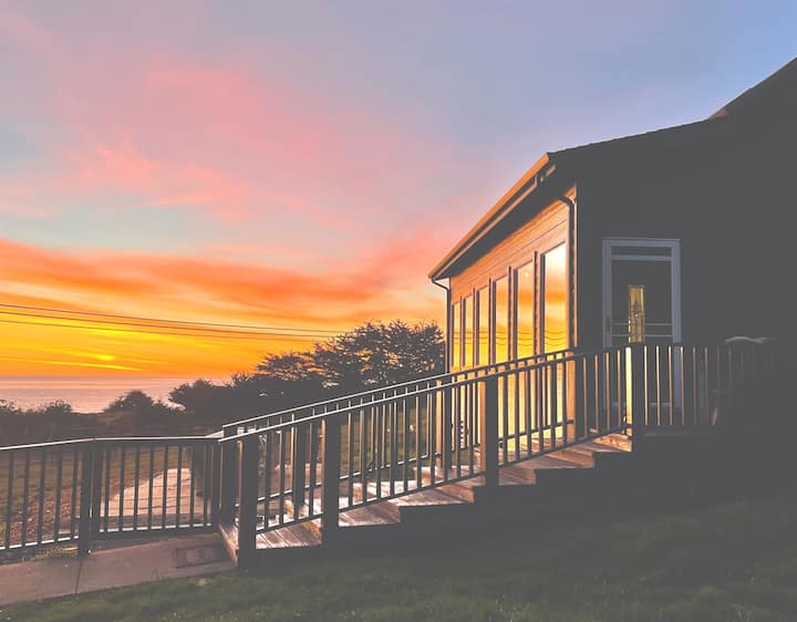 Ocean View Home With Hot Tub, Walk To Beach - Cooks Beach, CA