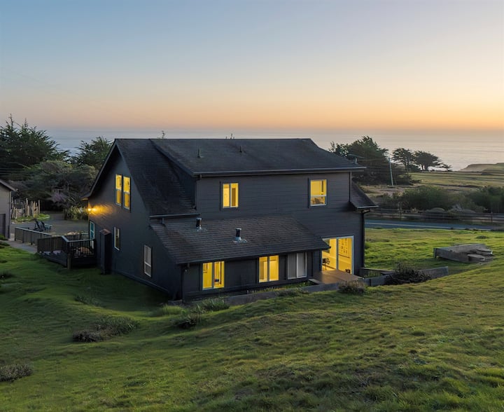 Ocean View Home With Hot Tub, Walk To Beach - Gualala, CA