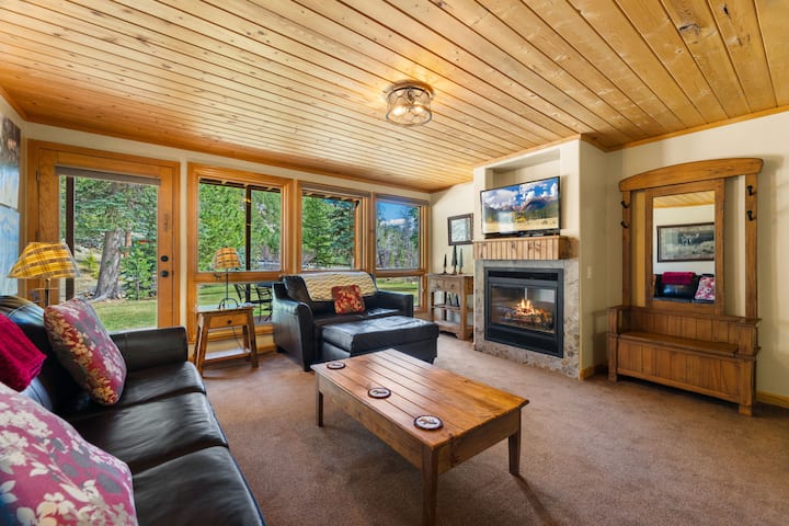 Riverfront, Mountain Views, Close To Rmnp! - Estes Park, CO