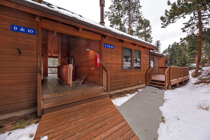 Riverfront, Mountain Views, Close To Rmnp! - Estes Park, CO