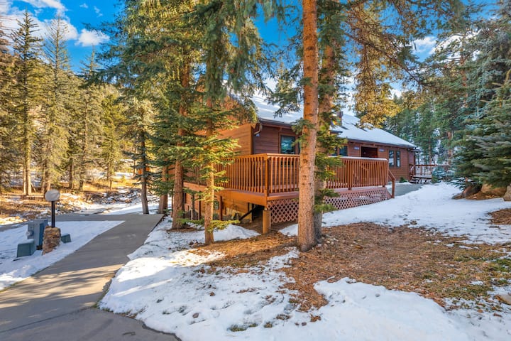 Riverfront, Mountain Views, Close To Rmnp! - Estes Park, CO
