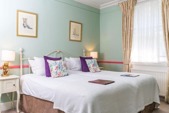 King / Twin Room In Bath - Bath