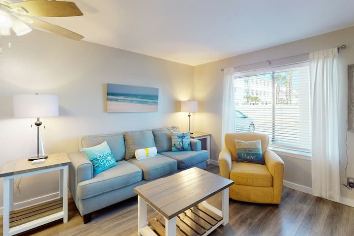 Updated 1br 1st-floor | Patio | Pool - Miramar Beach, FL