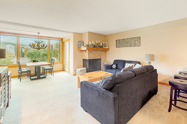 Cozy 2br Retreat • Walk To Lifts & Dining - Copper Mountain, CO