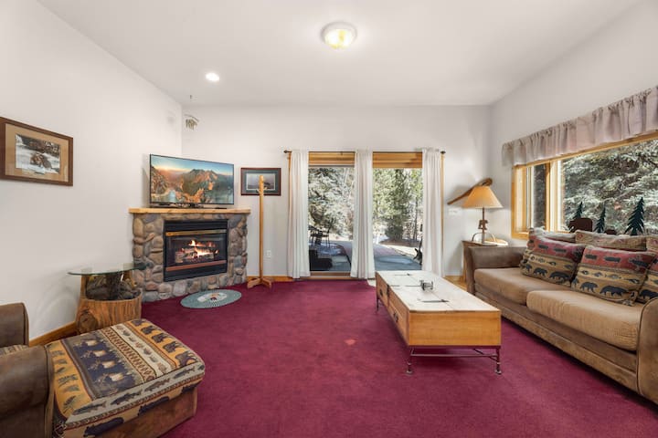 Fall River Hideaway • Private Hot Tub• Near Rmnp - Estes Park, CO