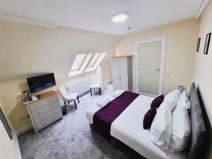 Kingsize Room With Ensuite City Centre Inverness - インヴァネス