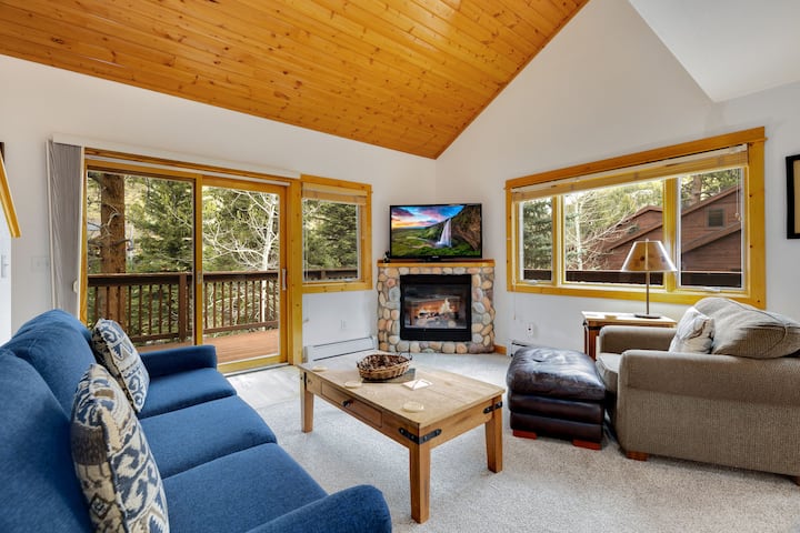 Riverfront, Mountain Views, Close To Rmnp! - Estes Park, CO
