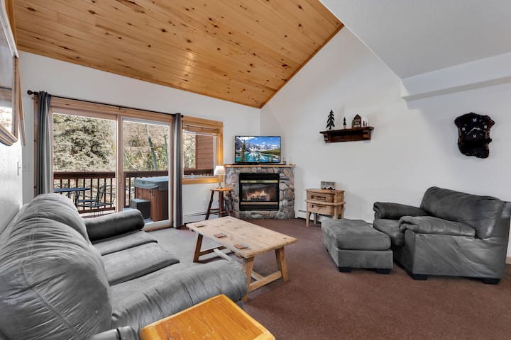 Mountain View, Private Hot Tub! - Estes Park, CO