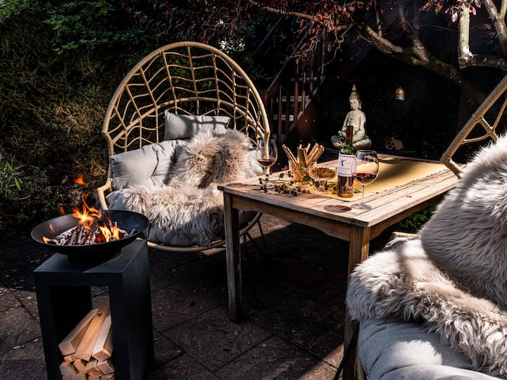 Homely Stay In A Romantic Lodging With Sauna&gym - Berg
