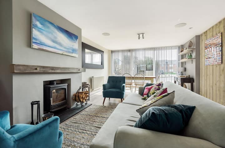 Moonfleet - Family Home Near The Beach | Sleeps 7 - Chichester