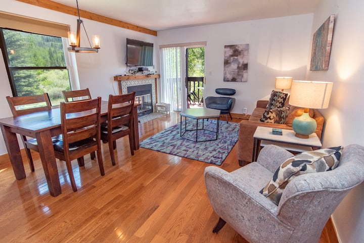 Mountainside Peakview Condo: Cool Location, Update - Frisco, CO