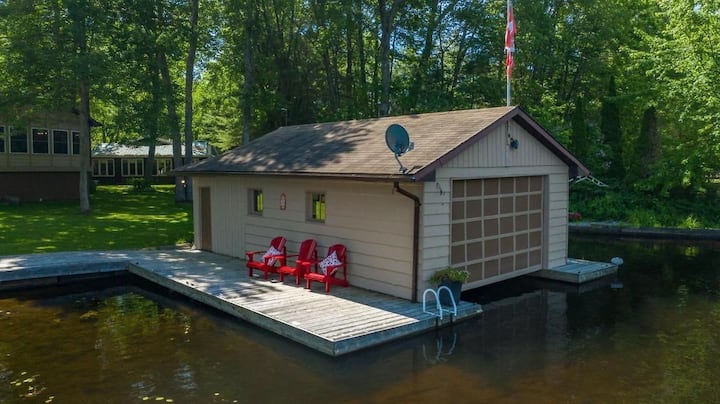 Beach Haven A Charming Lake Muskoka Family Cottage - Bracebridge