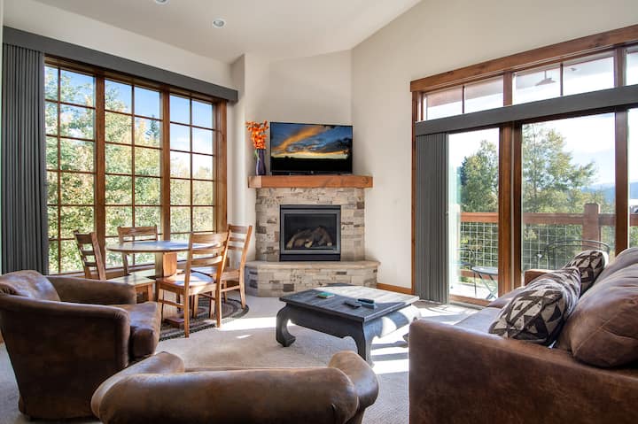 Frisco Sports Chalet Tenmile Condo: Stylish, On Sh - Silverthorne, CO