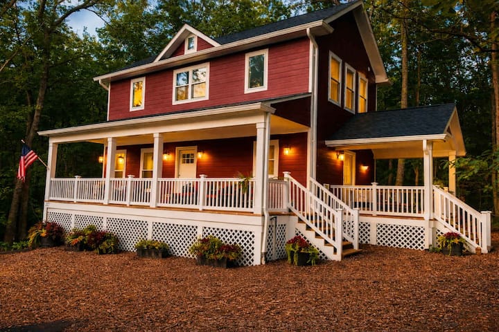 King Bed 3 Bedroom New House - Leesburg Animal Park