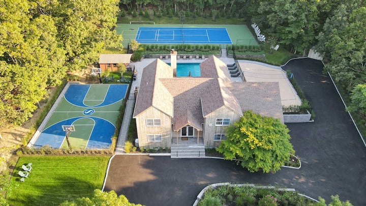 Very Private Chalet-style Log Cabin With Luxury Amenities And In-home... - Bridgehampton, NY