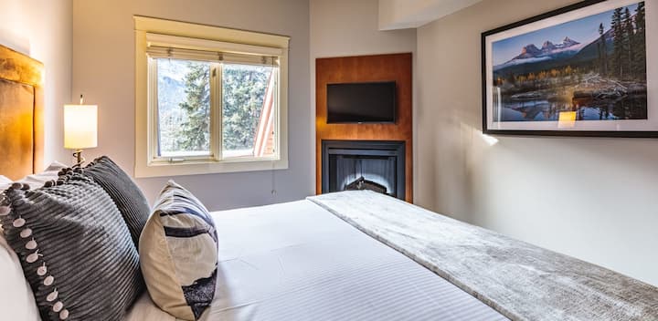 "The Pines" At Solara Resort - Canmore