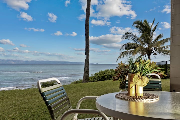 Tropical Interior With Panoramic Ocean Views - Maui, HI